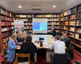 ΠΟΣΟ «ΠΟΛΙΤΙΚΗ» ΕΙΝΑΙ Η ΔΙΚΗ ΤΗΣ ΧΡΥΣΗΣ ΑΥΓΗΣ ; – ΗΧΩ ΤΗΣ ΑΡΤΑΣ